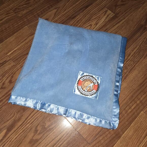 Peanuts | Bedding | Peanuts Linus Blue Satin Trim Baby Blanket Plush ...